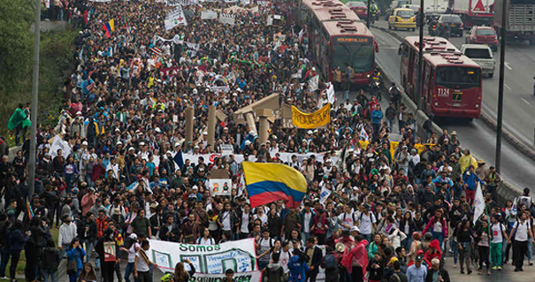 ¡A LA CALLE Y AL PARO NACIONAL INDEFINIDO! | Revolución Obrera